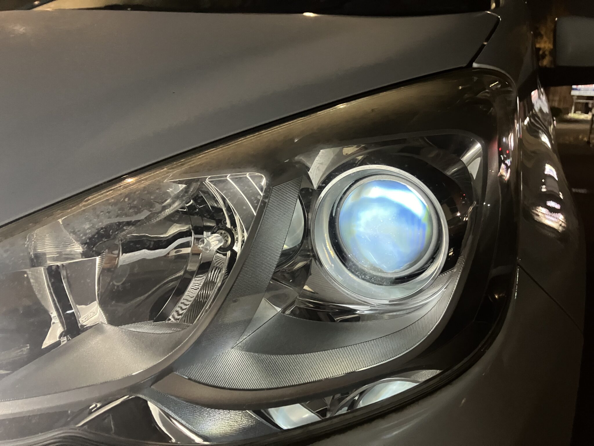 アクア（NHP10）ヘッドライトバルブ交換 | さくら車検‐ブログ＆整備レポート